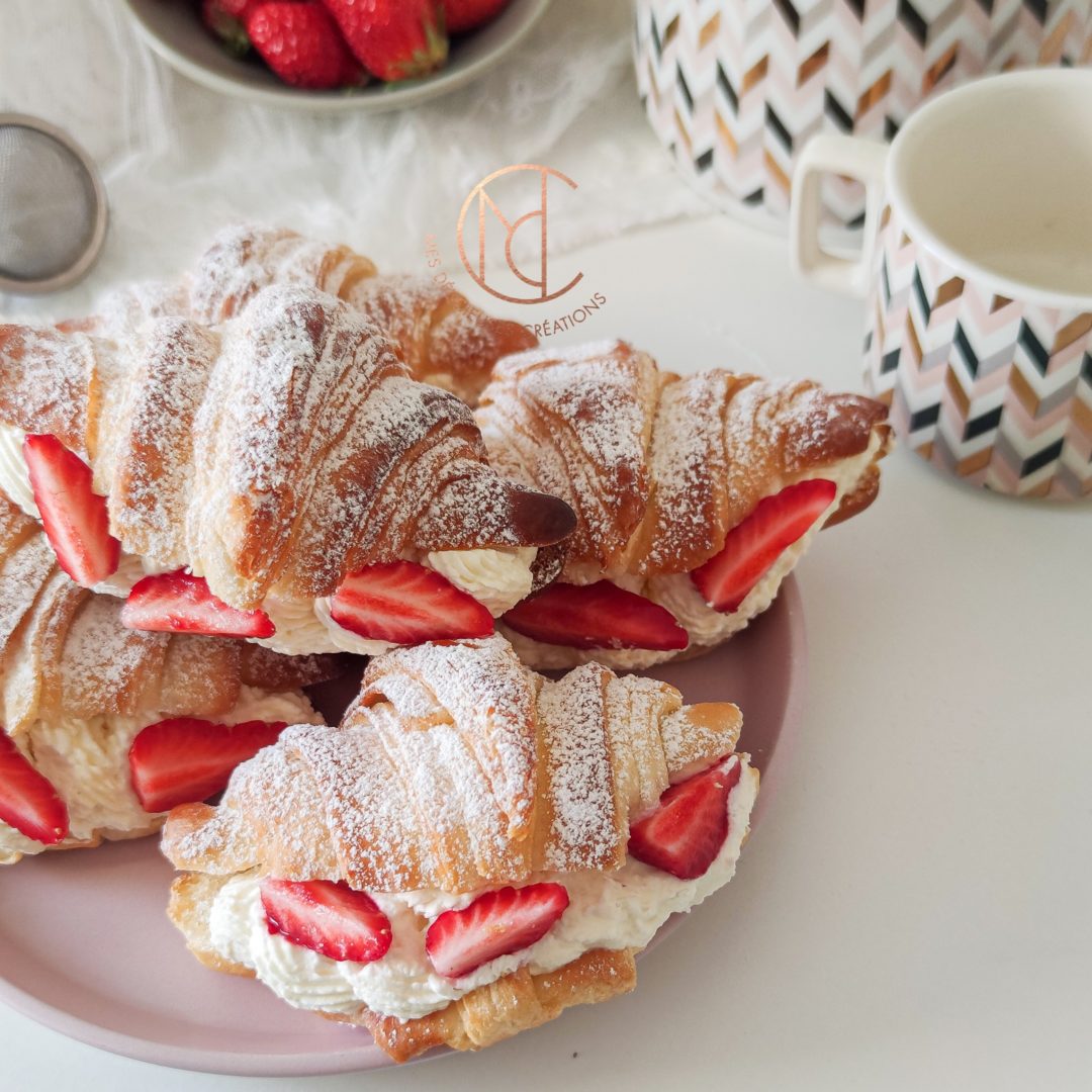 Croissants fourrés : crème et fraise - Mes Délicieuses Créations